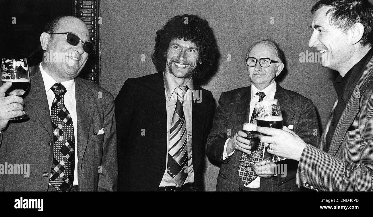 The chairmanship of German soccer club Eintracht Braunschweig pose with ...