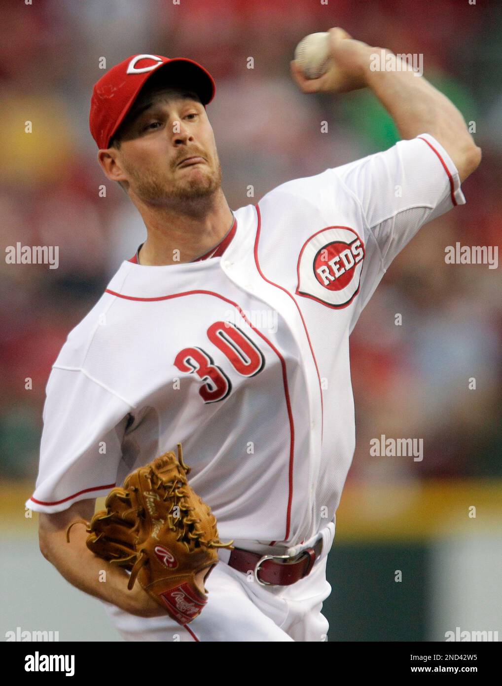 Cincinnati Reds starting pitcher Travis Wood throws against the Arizona ...