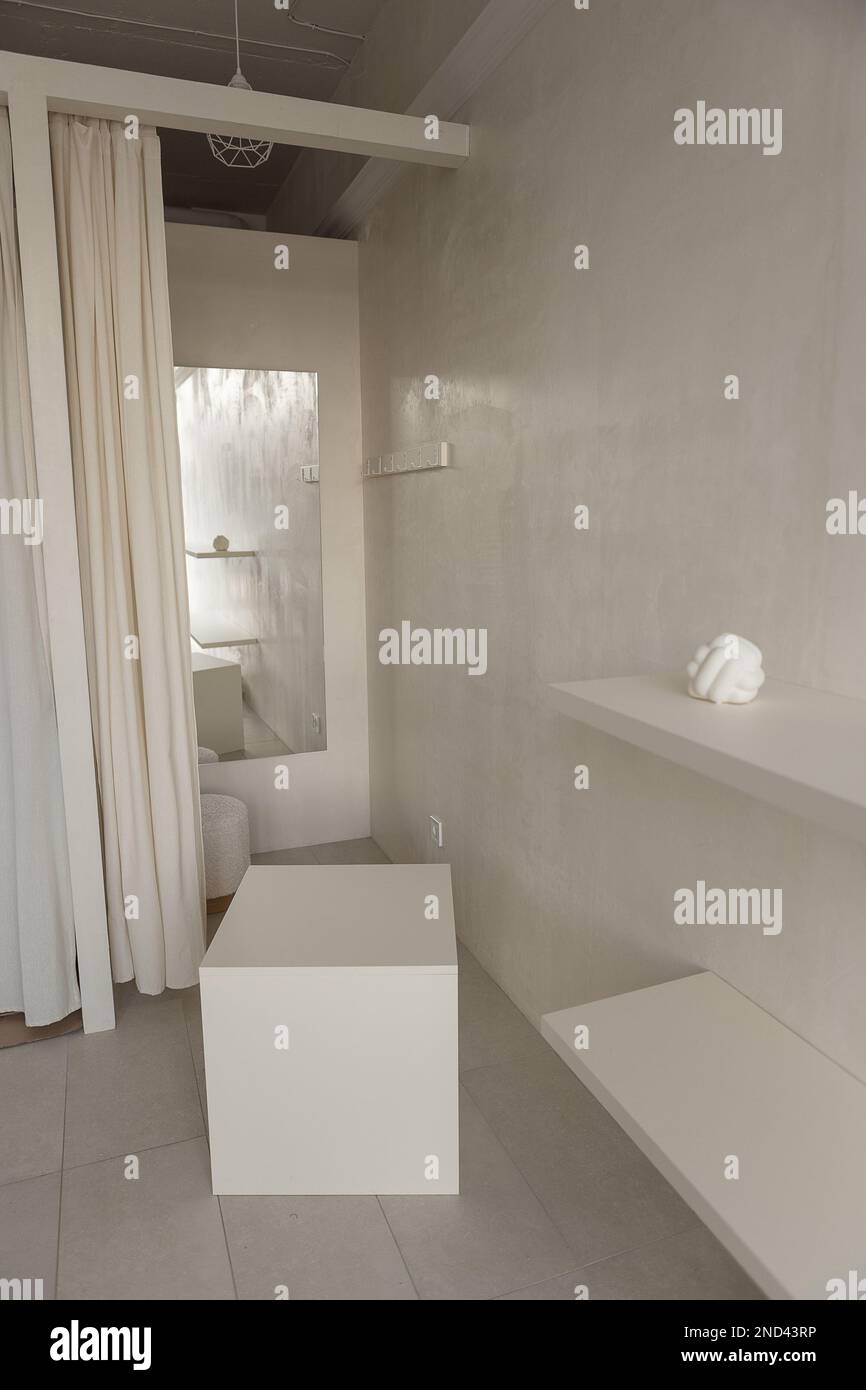 Fitting room department store hi-res stock photography and images - Alamy