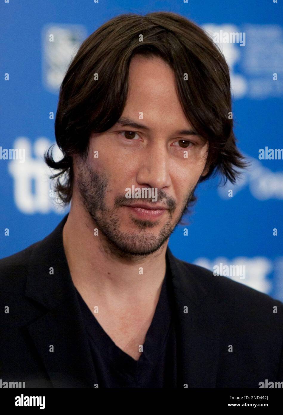 Keanu Reeves during a press conference for the film Henry's Crime ...