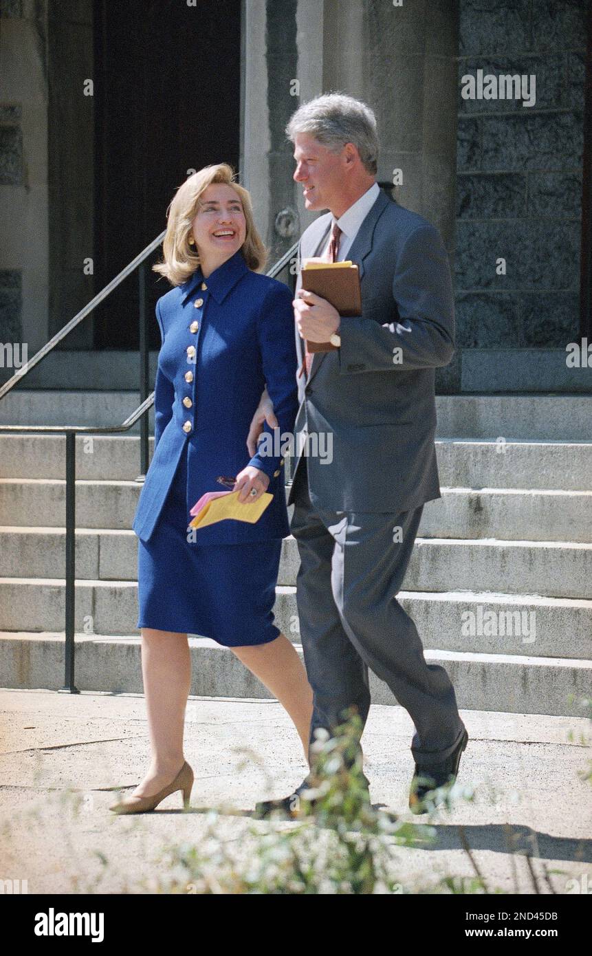 President Bill Clinton and first lady Hillary Rodham Clinton leave ...