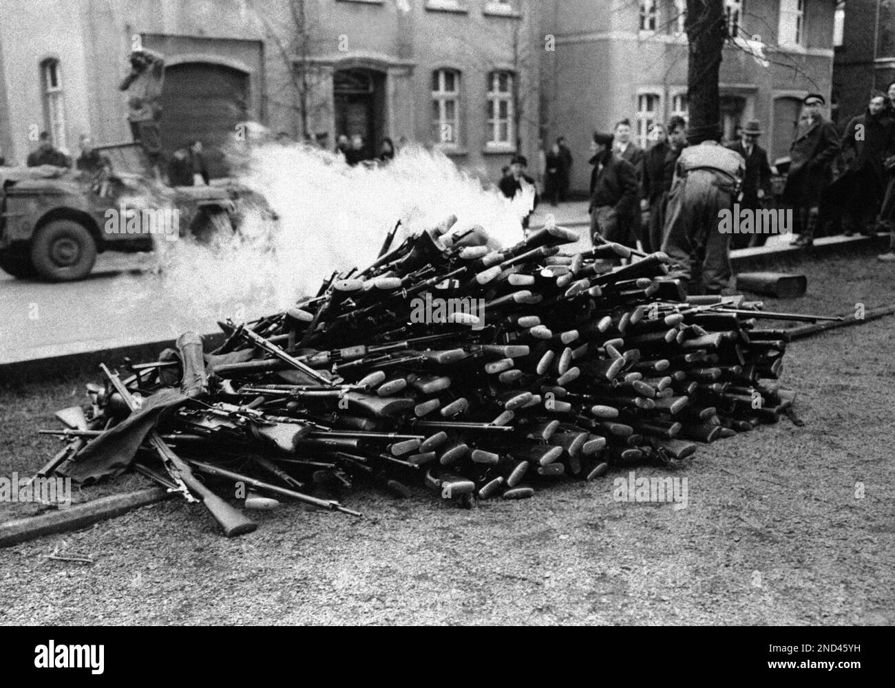 Rifles of every description taken from German soldiers captured in ...