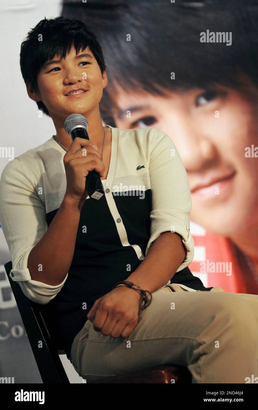 Taiwanese golfer Yani Tseng speaks with the media during a homecoming ...