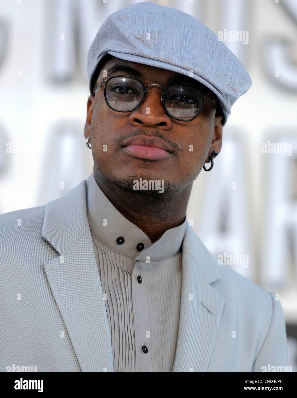 Ne-Yo arrives at the MTV Video Music Awards on Sunday, Sept. 12, 2010 ...