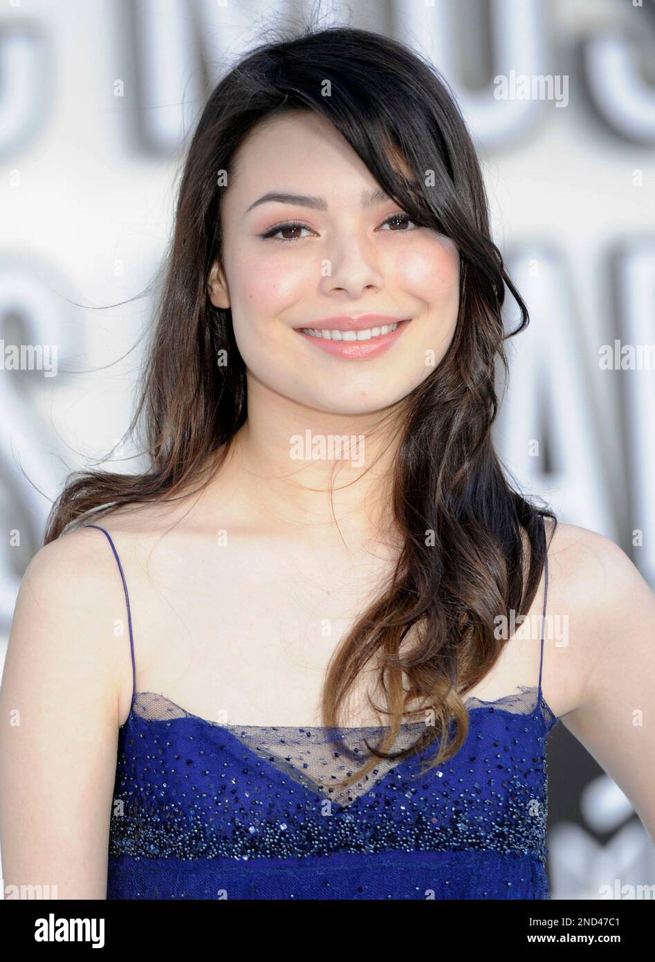 Miranda Cosgrove arrives at the MTV Video Music Awards on Sunday, Sept ...