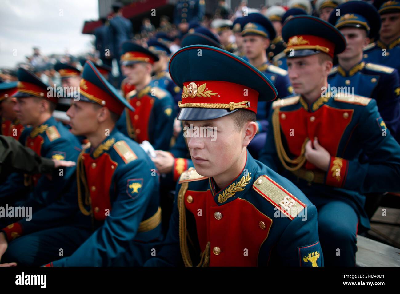 Russian soldiers watch reenactments of Mexico's historic battles during ...