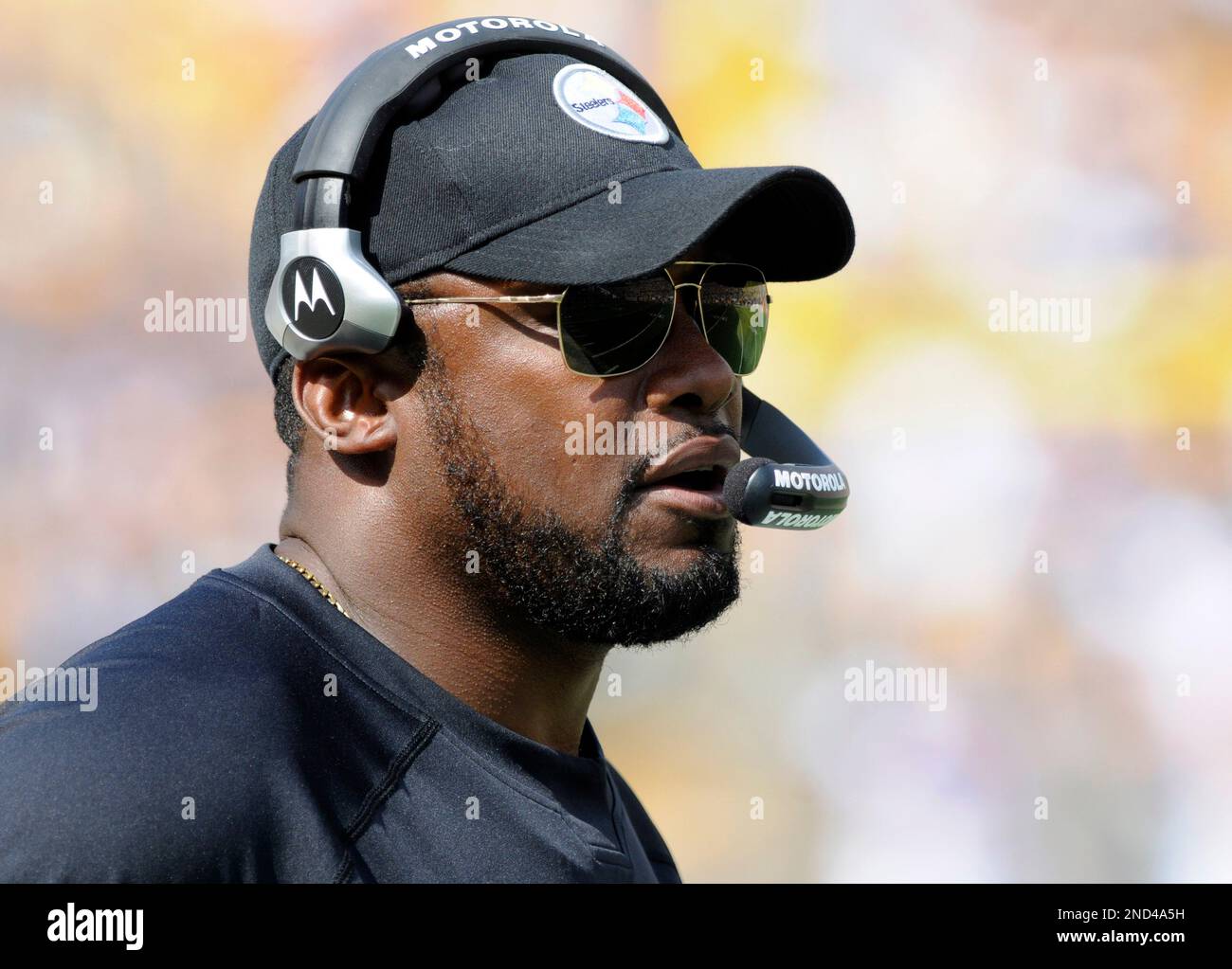 Pittsburgh Steelers head coach Mike Tomlin on the sidelines against the ...