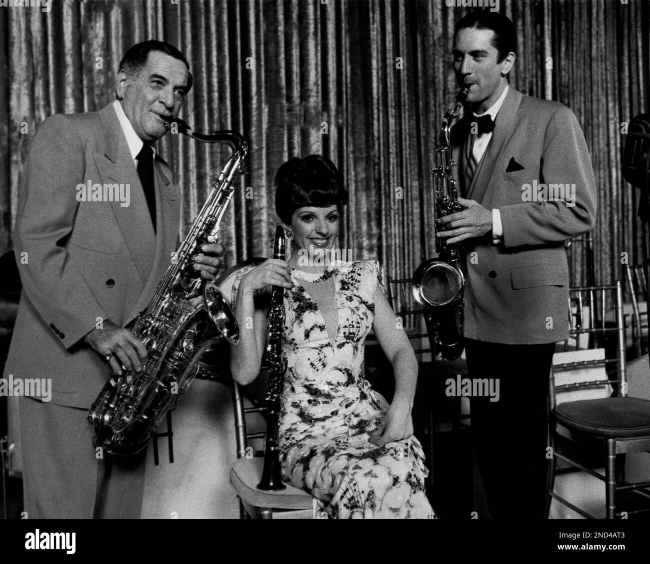 Robert De Niro and Liza Minnelli in character in “New York, New York ...