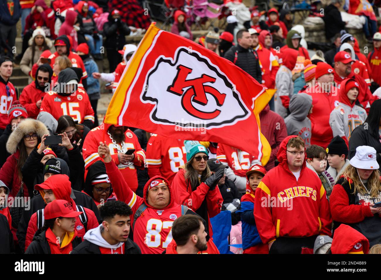 Kansas City Chiefs fans gather early at Union Station for the Kansas ...