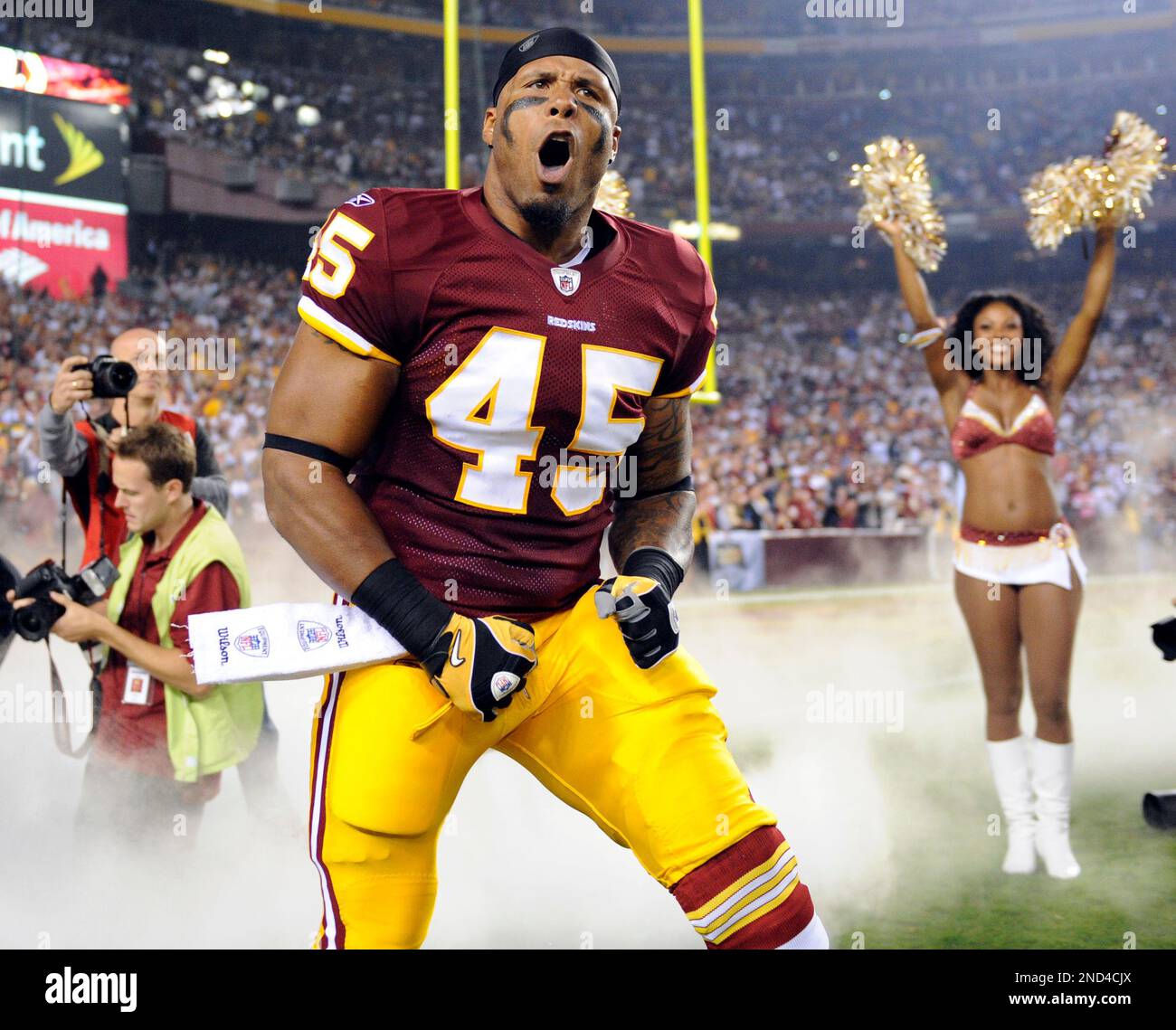 Washington Redskins running back Mike Sellers reacts to his ...