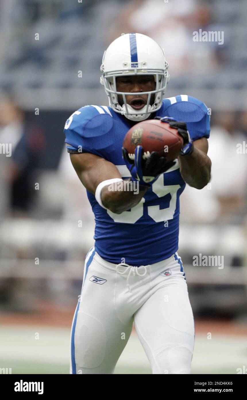Indianapolis Colts' Pierre Garcon (85) warms up before an NFL football ...