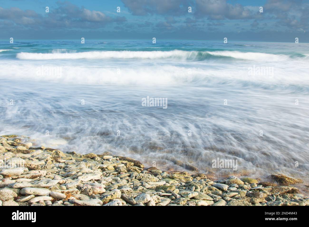 Awe inspiring waves hi-res stock photography and images - Alamy