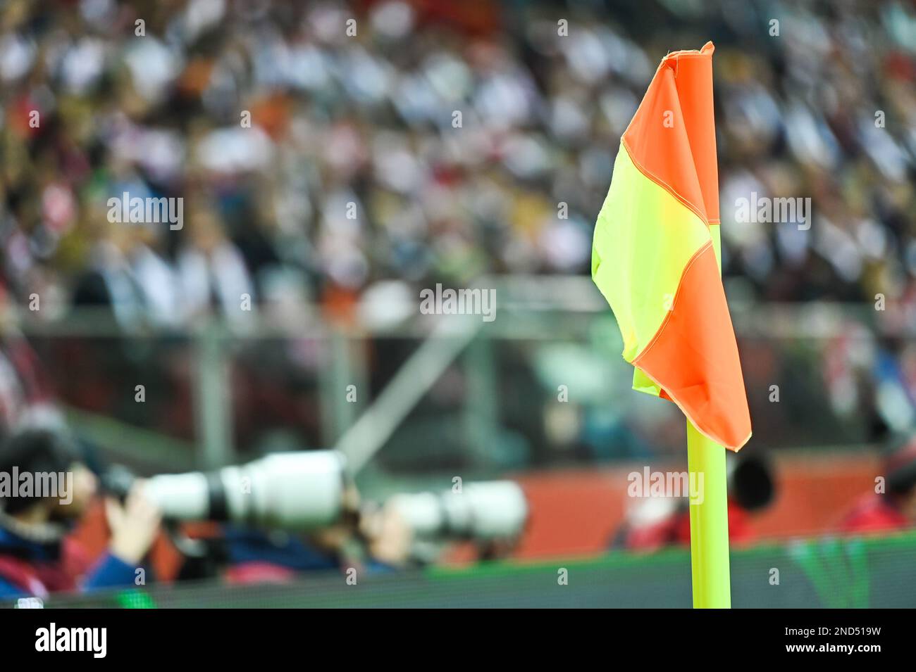 Stadium corner flag crowd hi-res stock photography and images - Alamy