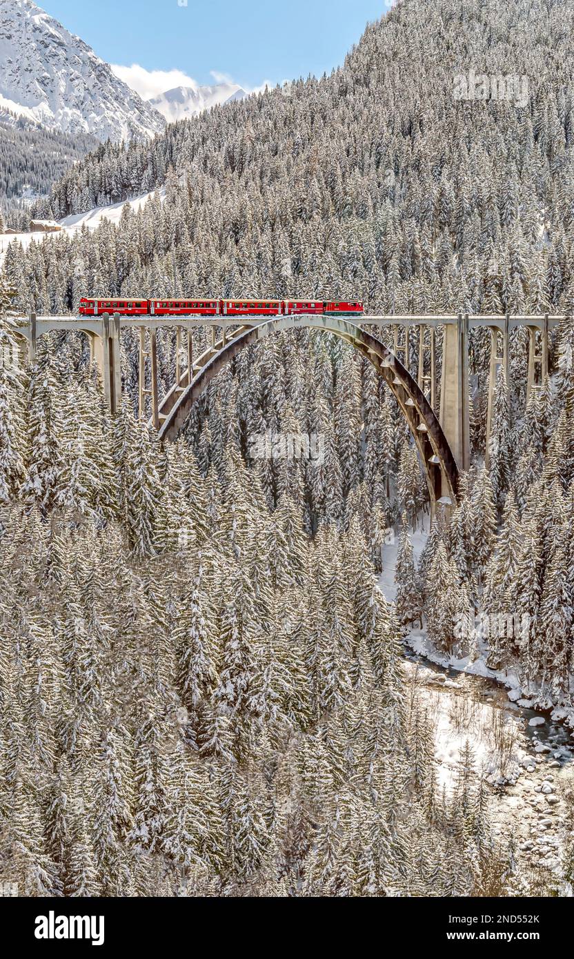 Train on bridge scenery view hi-res stock photography and images - Alamy