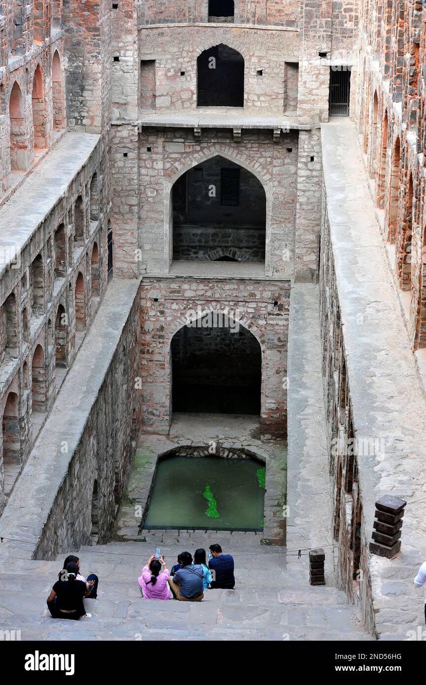 Stepwell delhi hi-res stock photography and images - Alamy