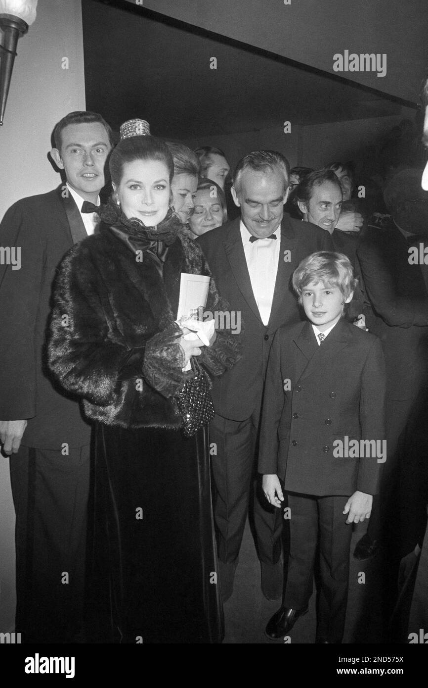 Princess Grace and Prince Rainer III of Monaco with the young British ...