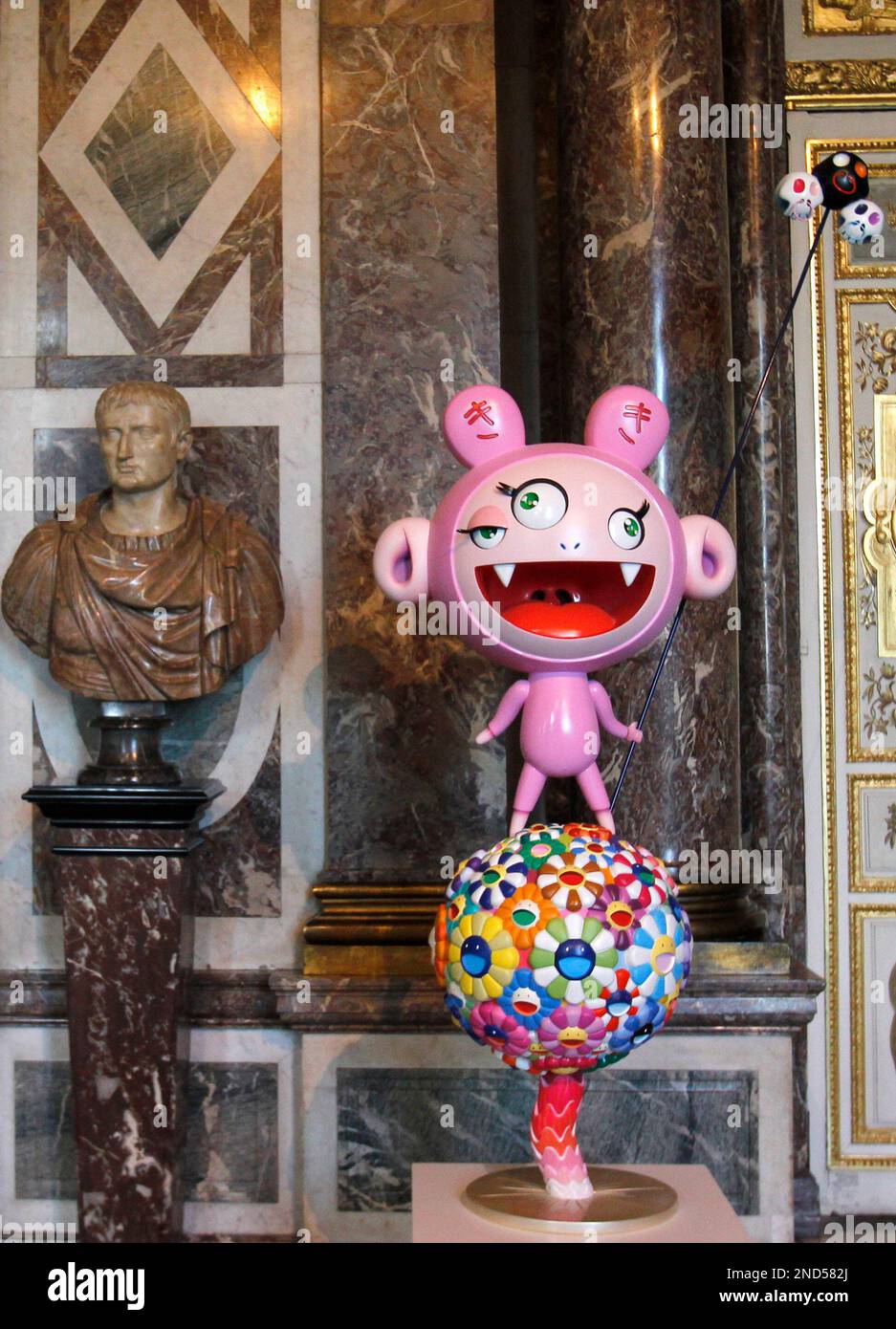 Takashi Murakami Art Sculpture