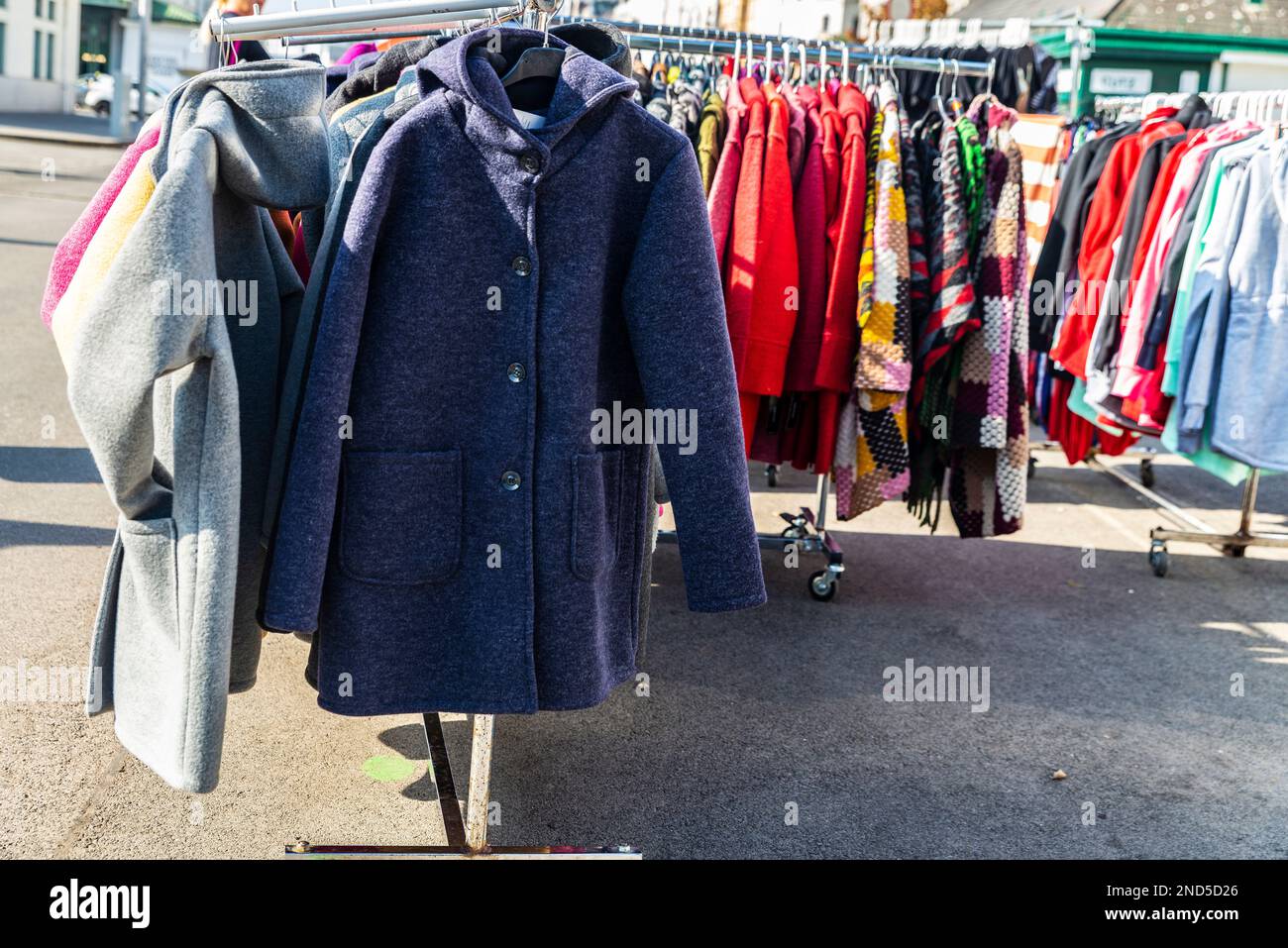 Austria clothes market stall hi-res stock photography and images - Alamy