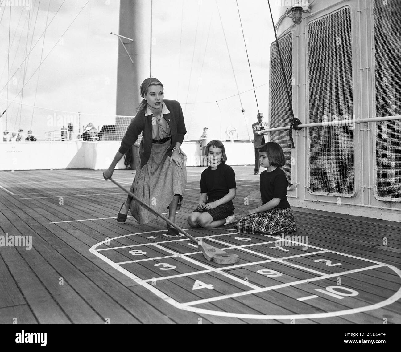 Grace Kelly with her two nieces, Margaret, 9, at left, and her sister ...