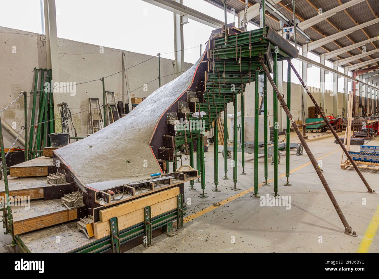 Picture of manufacturing a precast concrete stair in a factory Stock ...