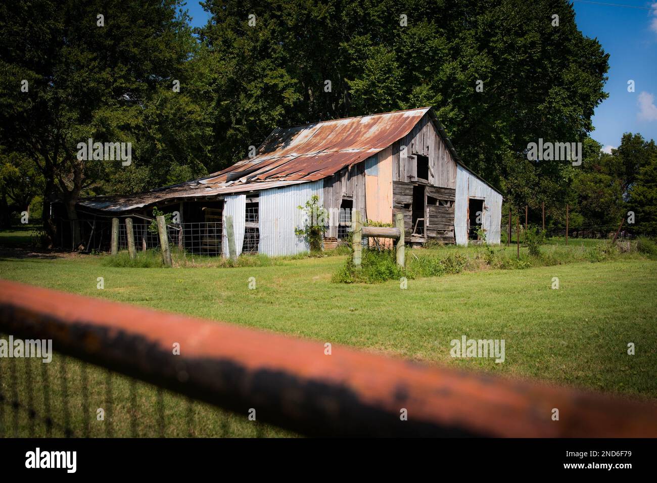 Old run down shack on hi-res stock photography and images - Alamy