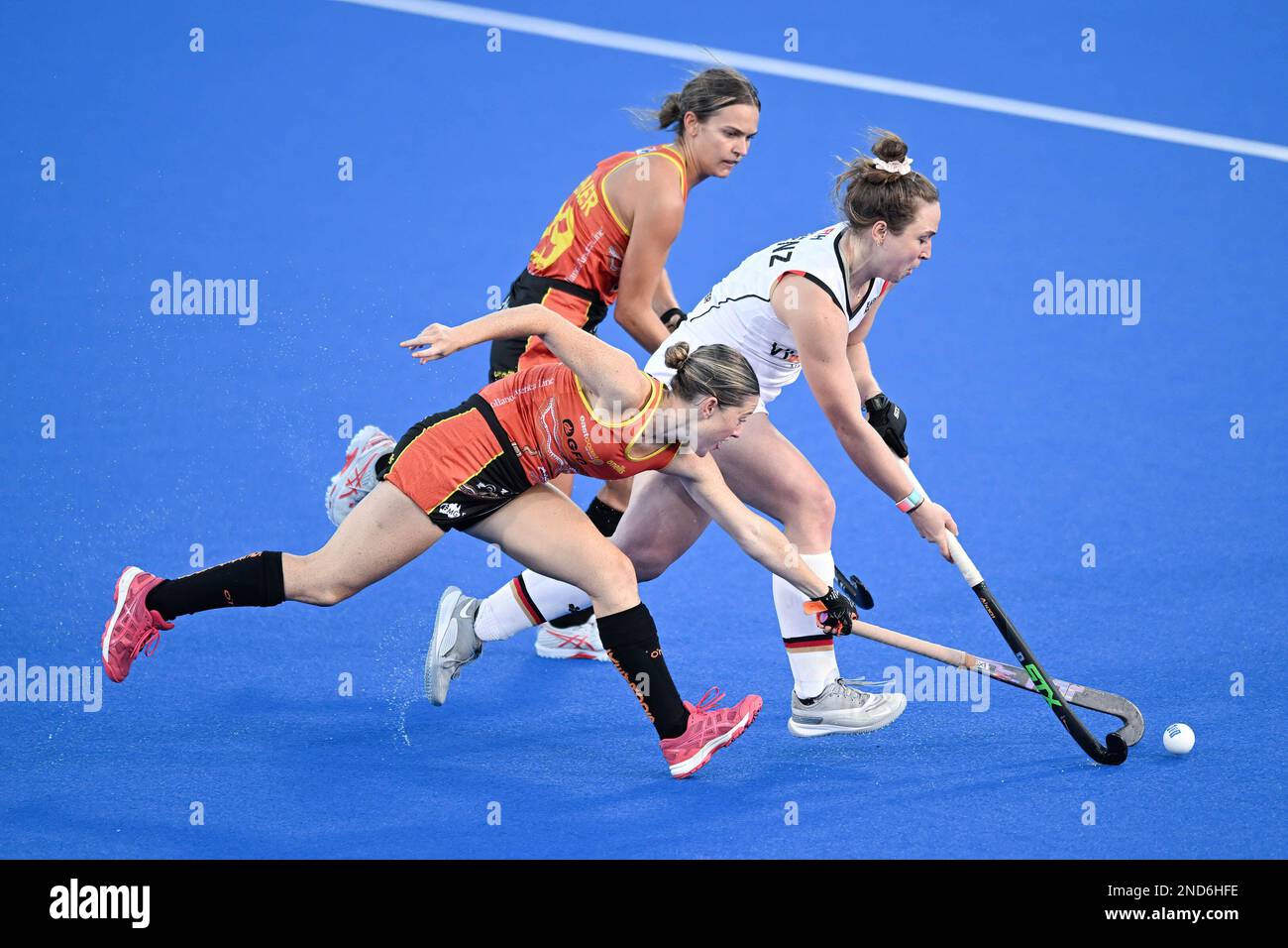 Sydney, Australia. 15th Feb, 2023. Rebecca Greiner (back), Grace Young ...