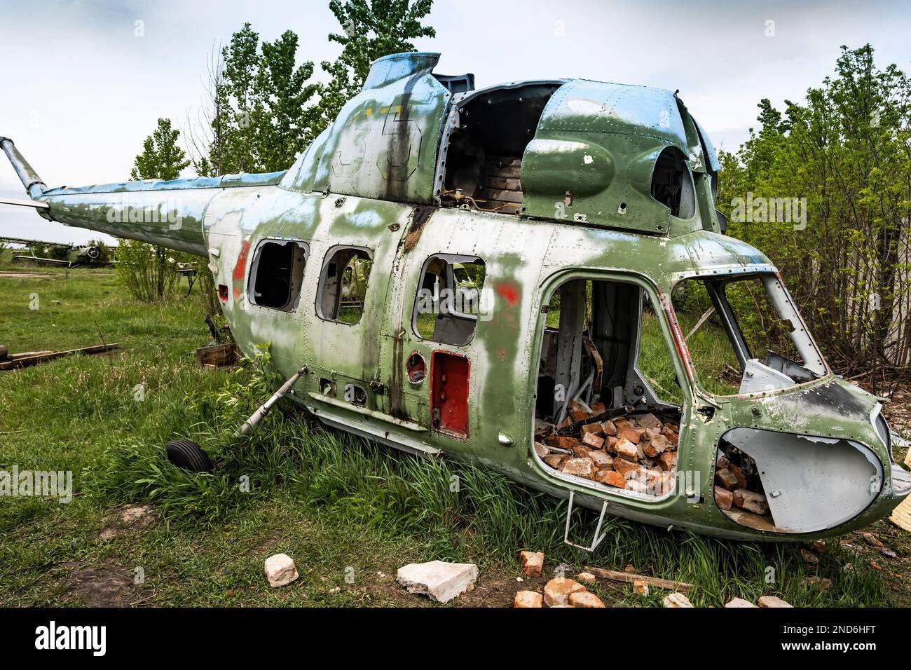Abandoned helicopter at the airfield Stock Photo - Alamy