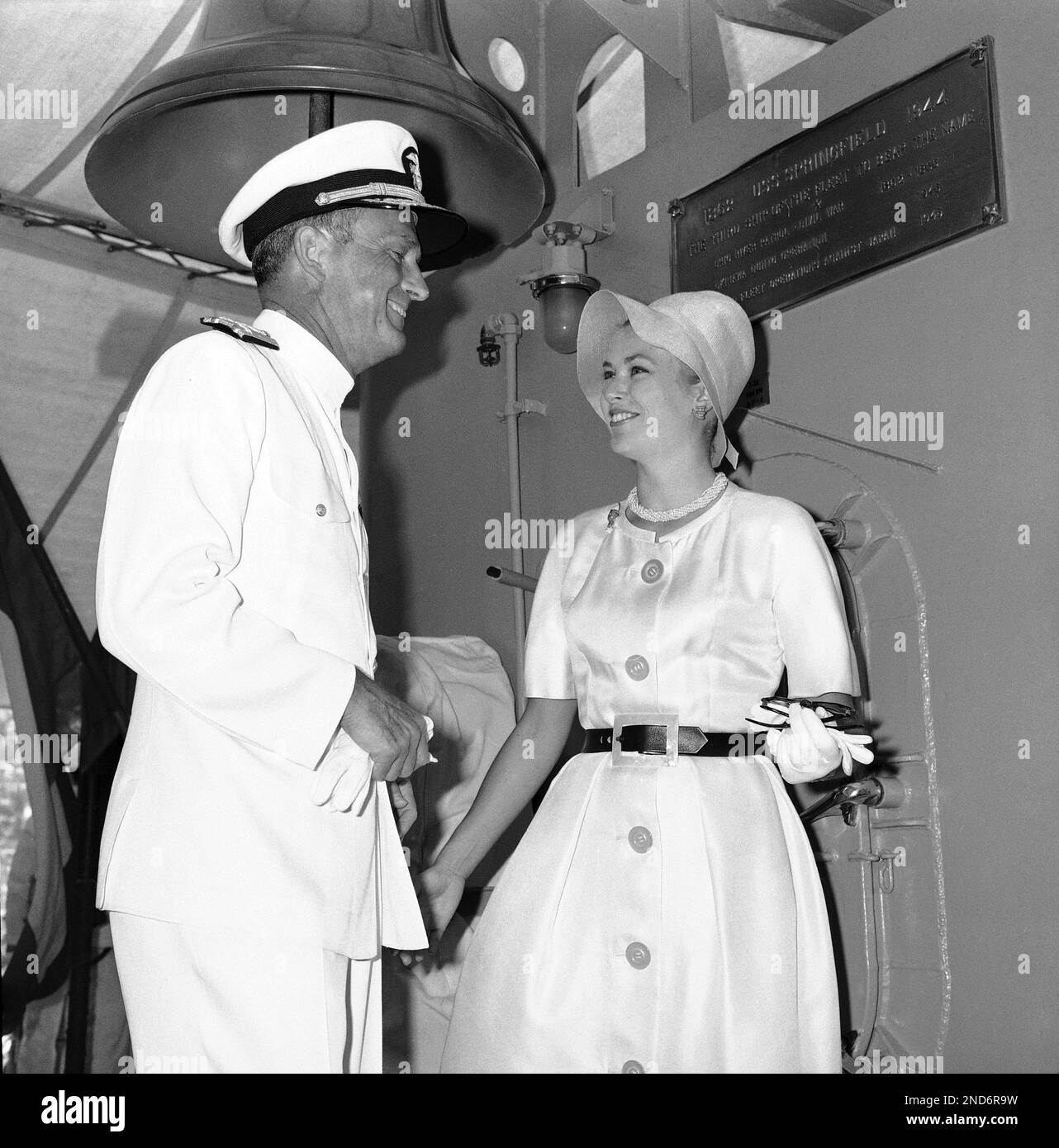 Vice Admiral David L. McDonald, new commander of the U.S. Sixth Fleet ...