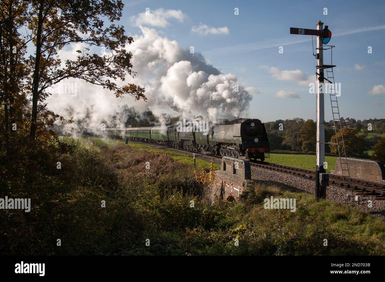 West Country Class 34007 Wadebridge double heads Battle of Britain Class 34081 92 Squadron ...