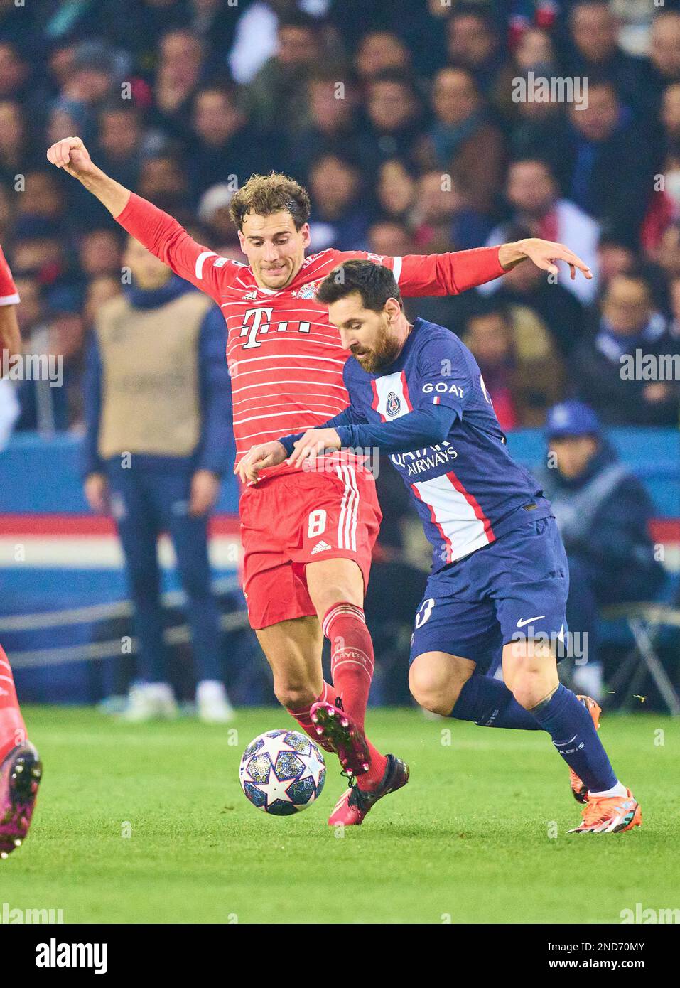 Lionel Messi, PSG 30 compete for the ball, tackling, duel, header ...