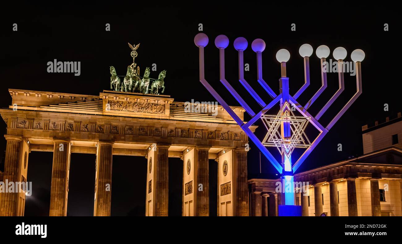 Brandenburg Gate and lightning Jewish menorah Stock Photo - Alamy