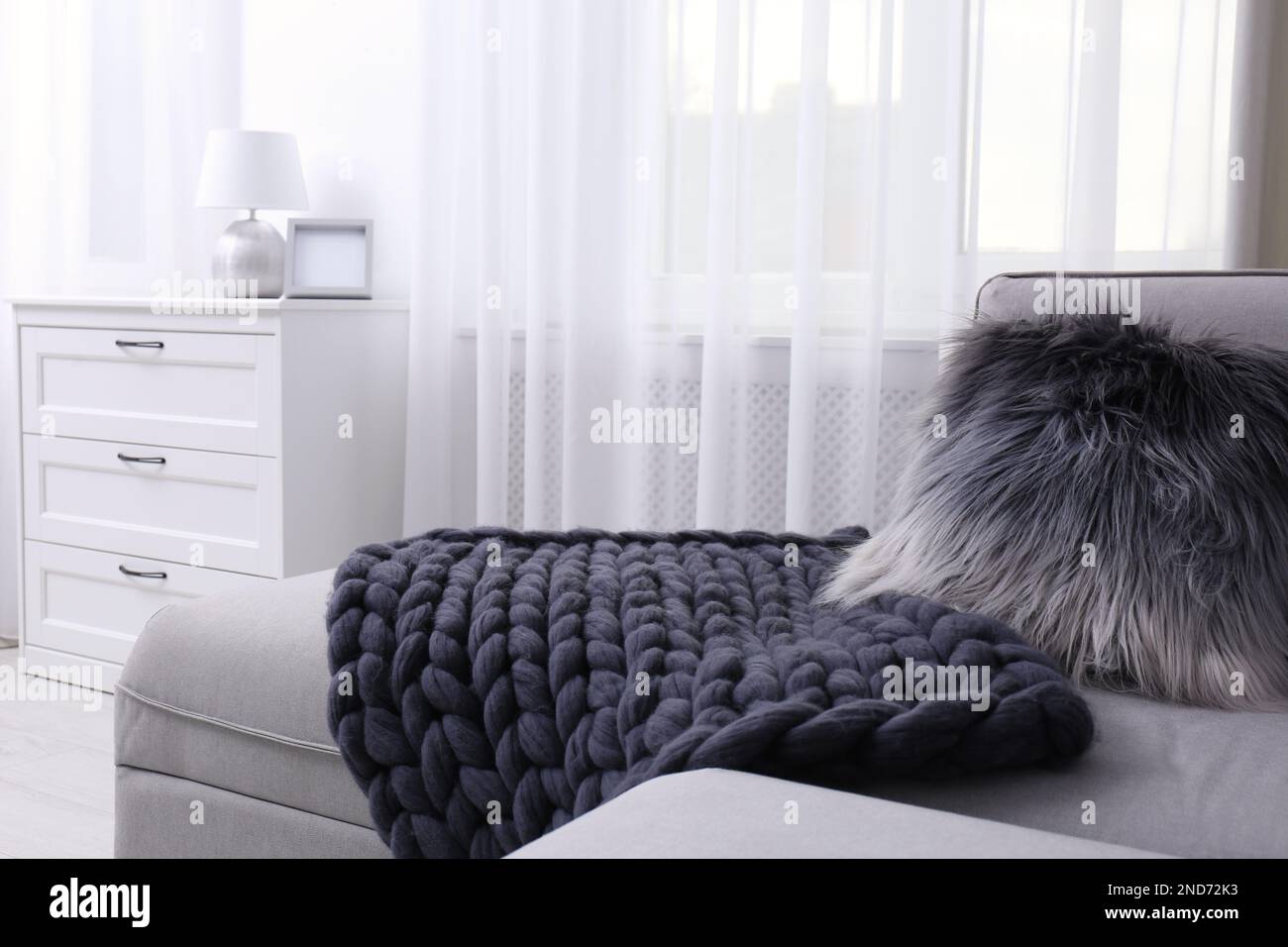 Wool blanket sofa hi-res stock photography and images - Alamy