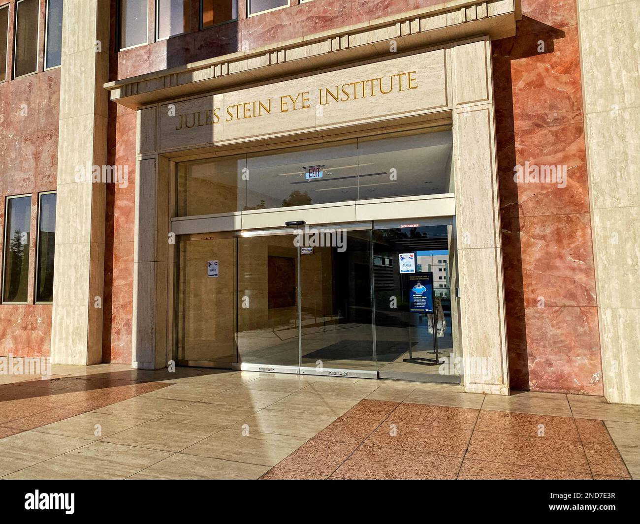 Jules stein eye institute hi-res stock photography and images - Alamy
