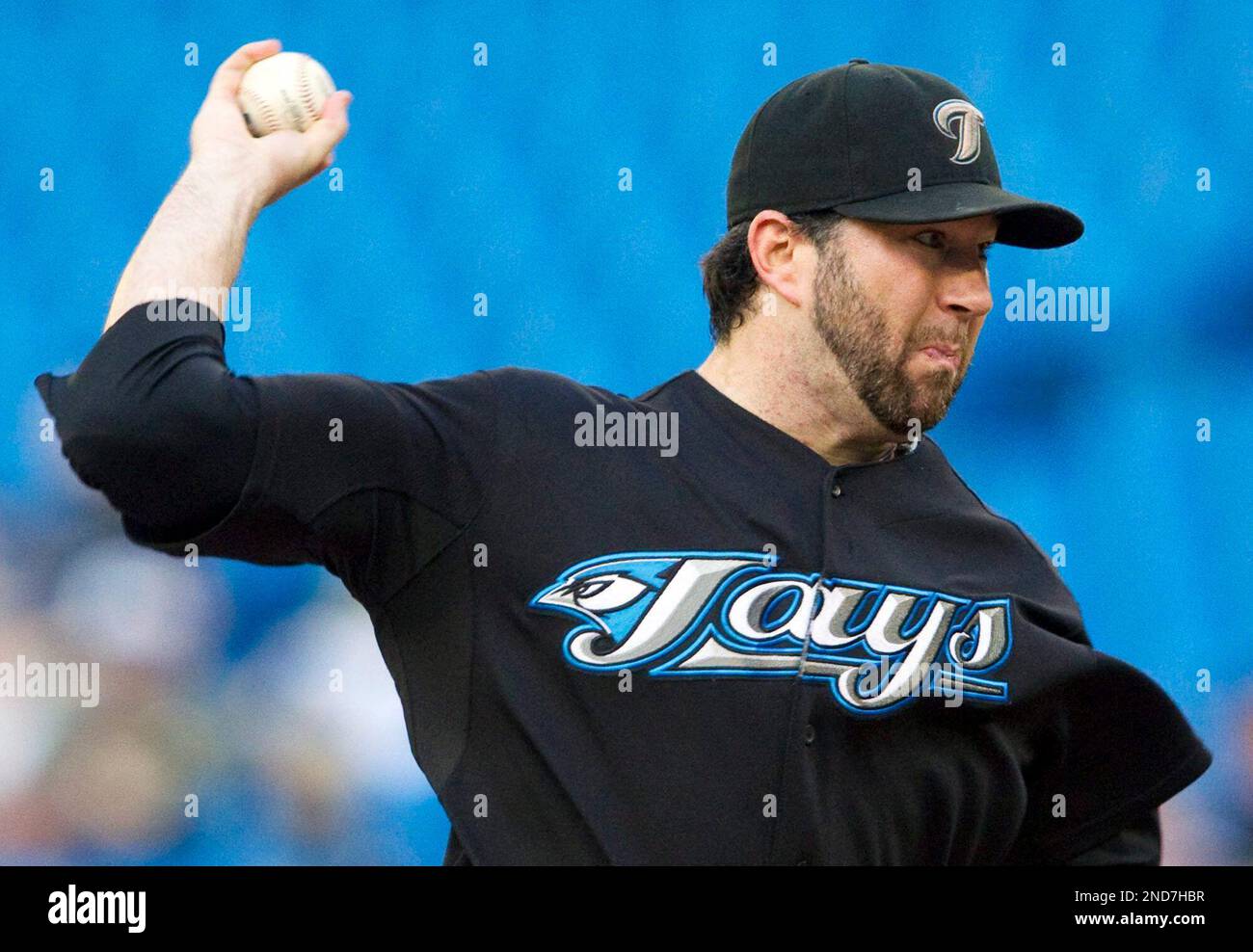 Toronto Blue Jays pitcher Shaun Marcum works against the Detroit Tigers ...