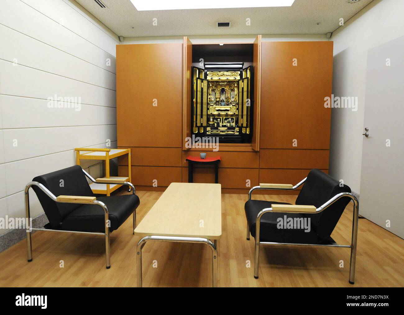 A room where an inmate on death row talks with a chaplain before being ...