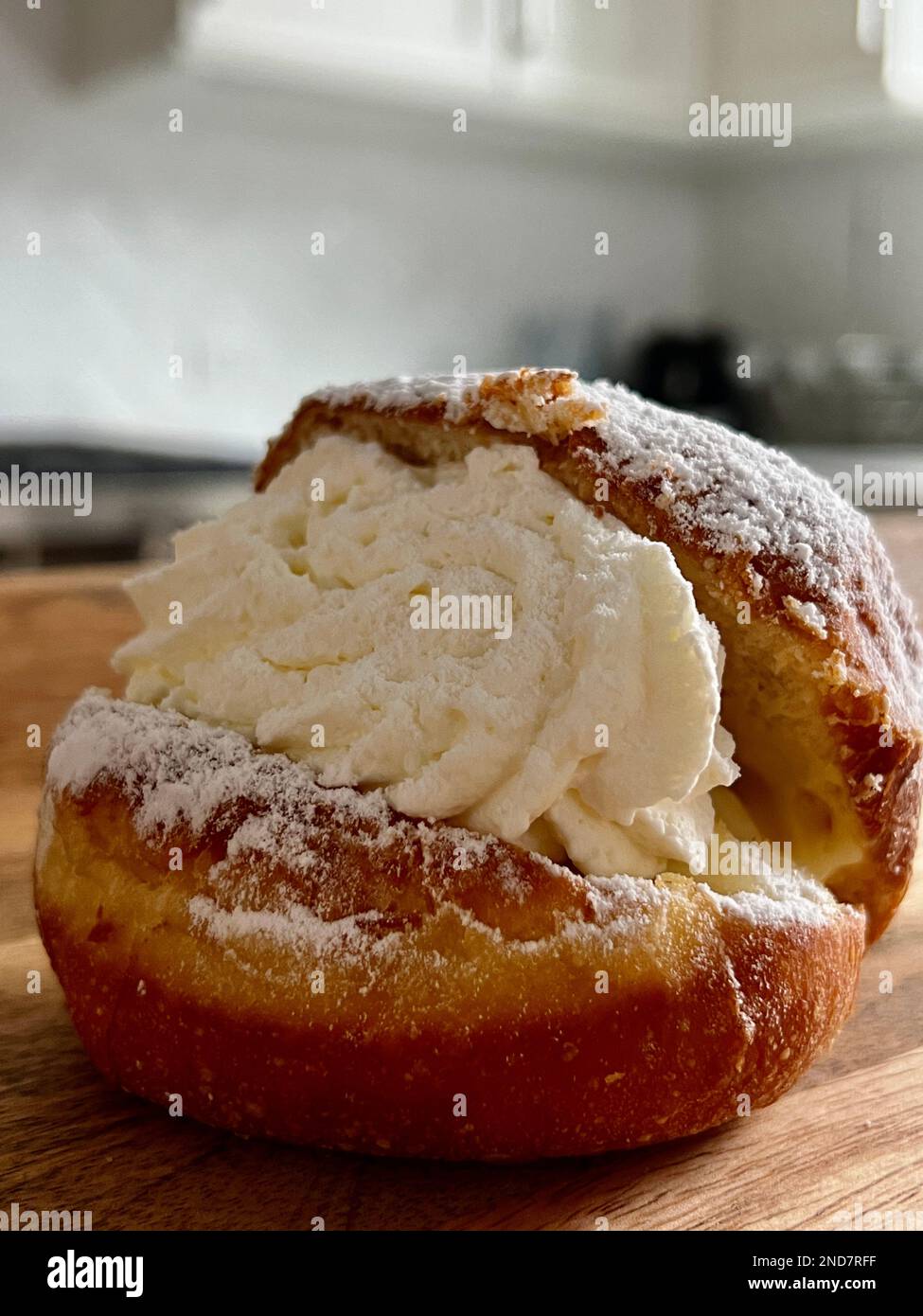 Paczki hi-res stock photography and images - Alamy