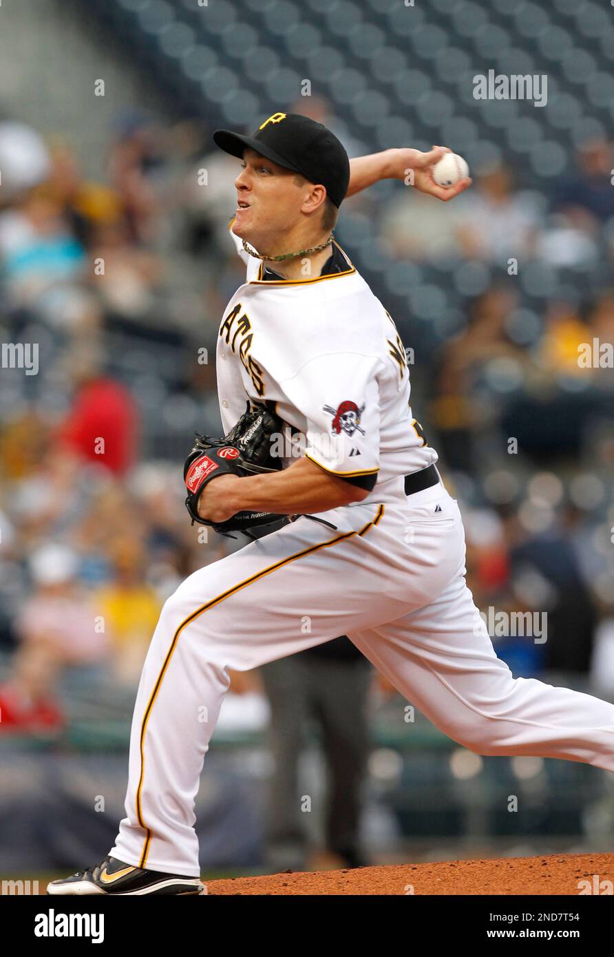 Pittsburgh Pirates starting pitcher Daniel McCutchen (34) plays in the ...