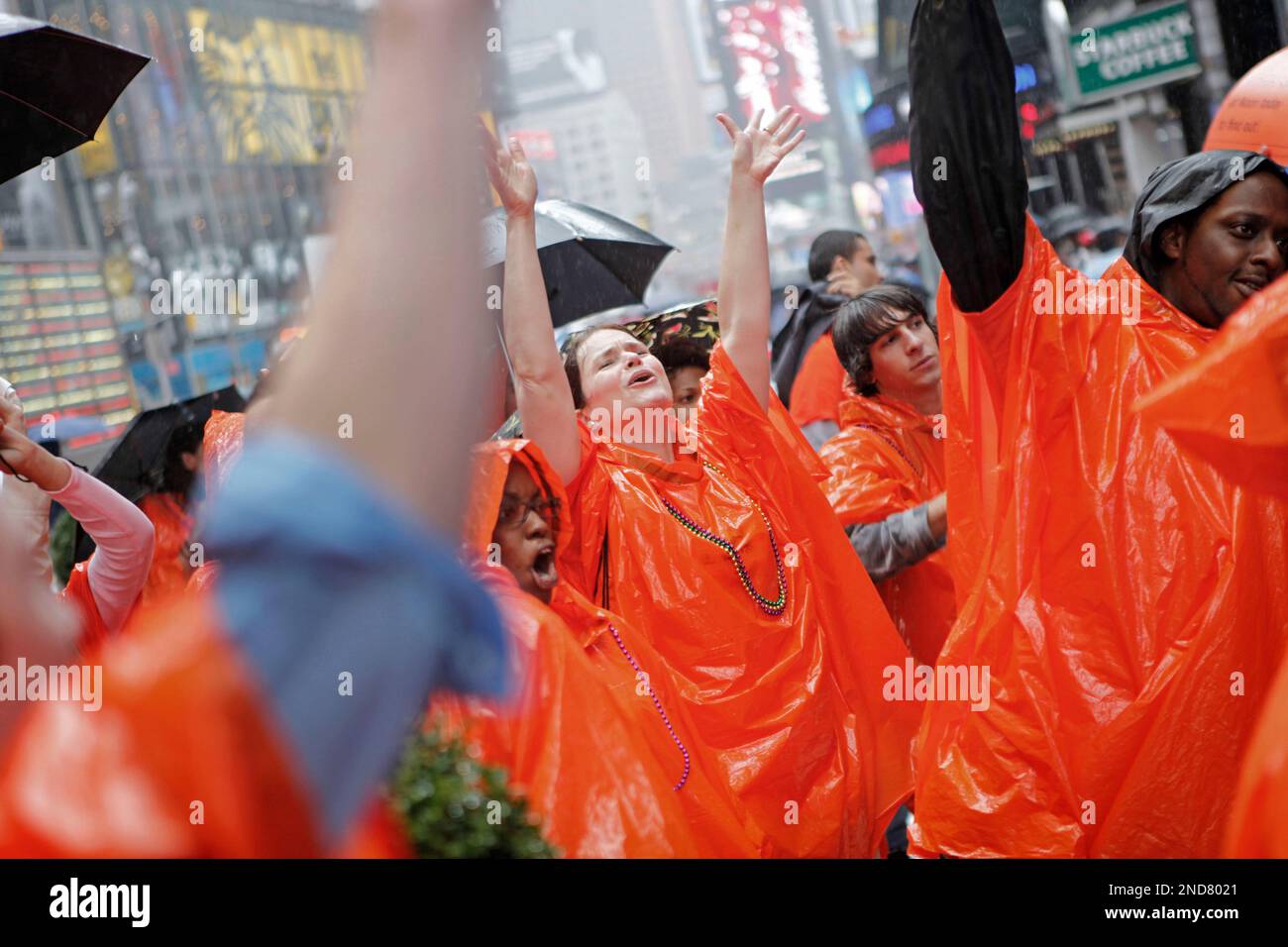A flash mob celebrates the announcement that Popeyes Louisiana Kitchen ...