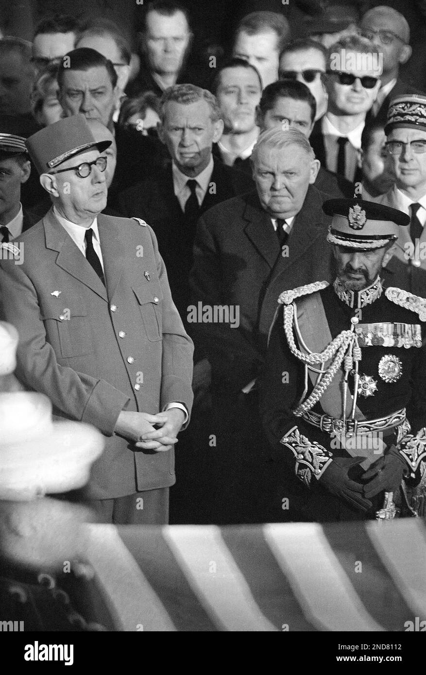 President Charles De Gaulle of France, left, Chancellor Ludwig Erhard ...
