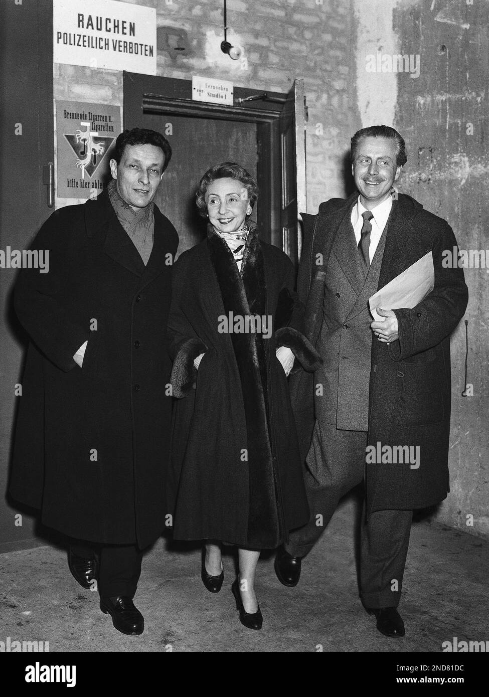 French actor Jean Louis Barrault, left, and his wife Madame Madeleine ...