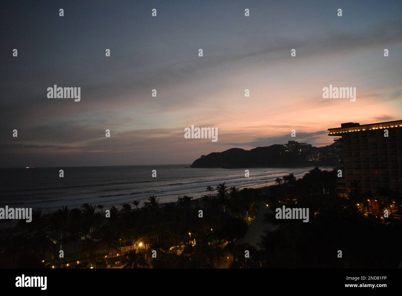 Beach Horizon Sunset Night Time Stock Photo - Alamy