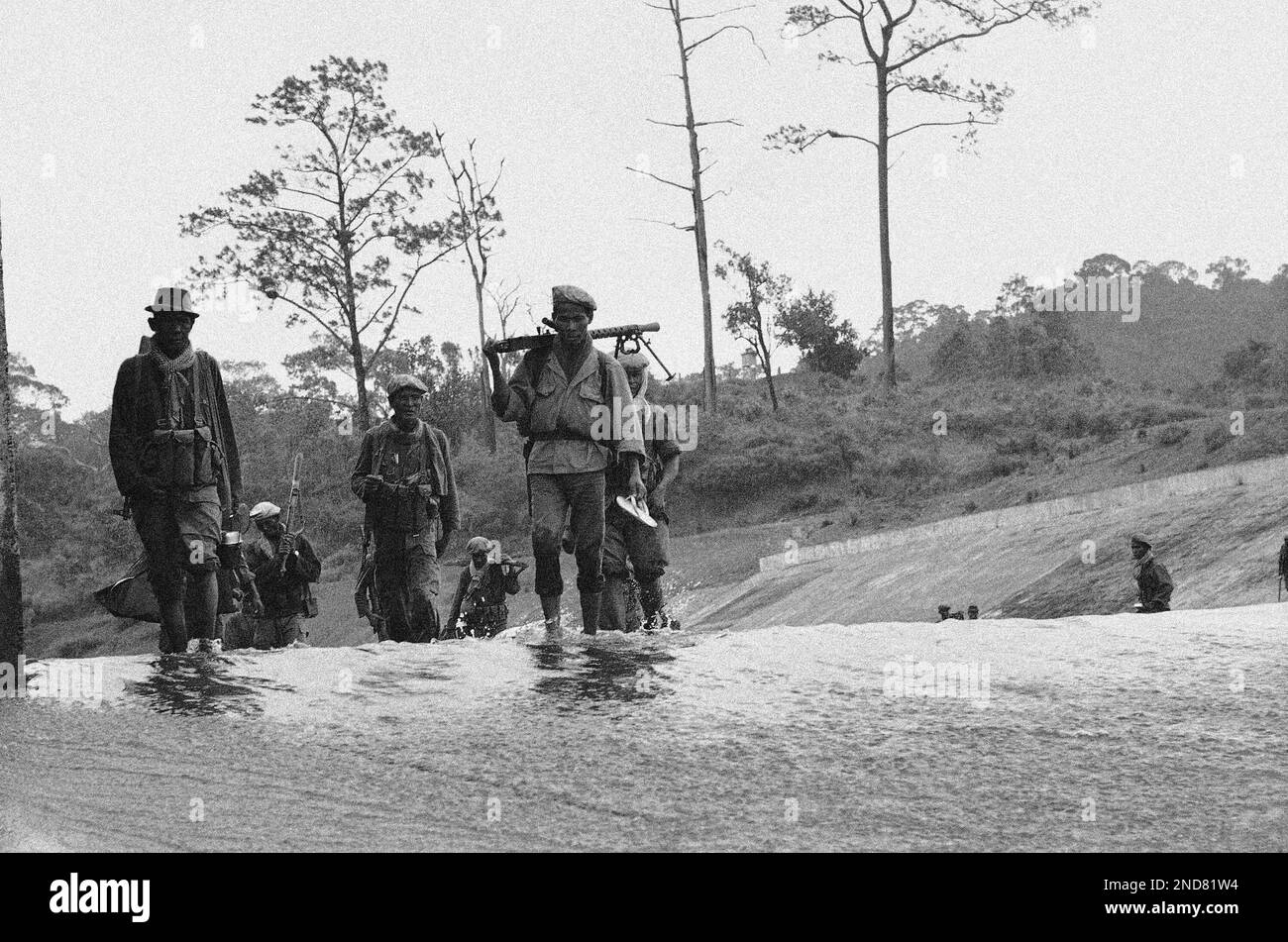 Army soldier weaponry holding walking uniform hi-res stock photography ...