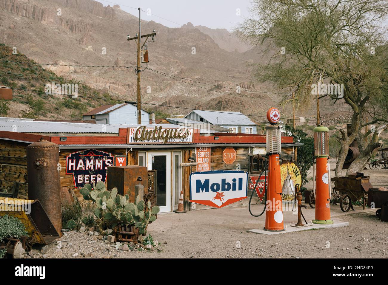 An old service station on Route 66, Oatman, Arizona Stock Photo - Alamy