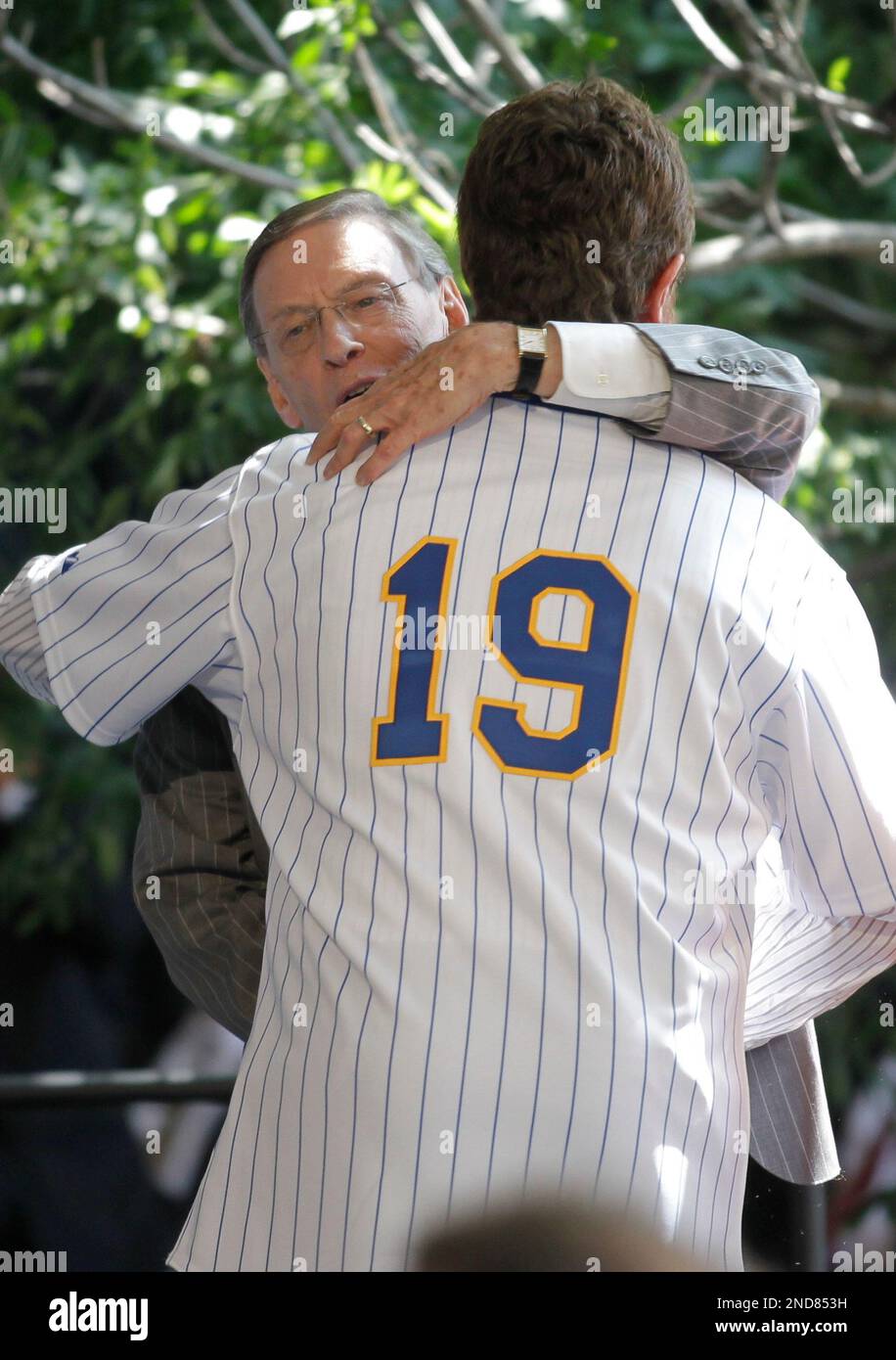 Major League Baseball commissioner Bud Selig greets Robin Yount at a ...