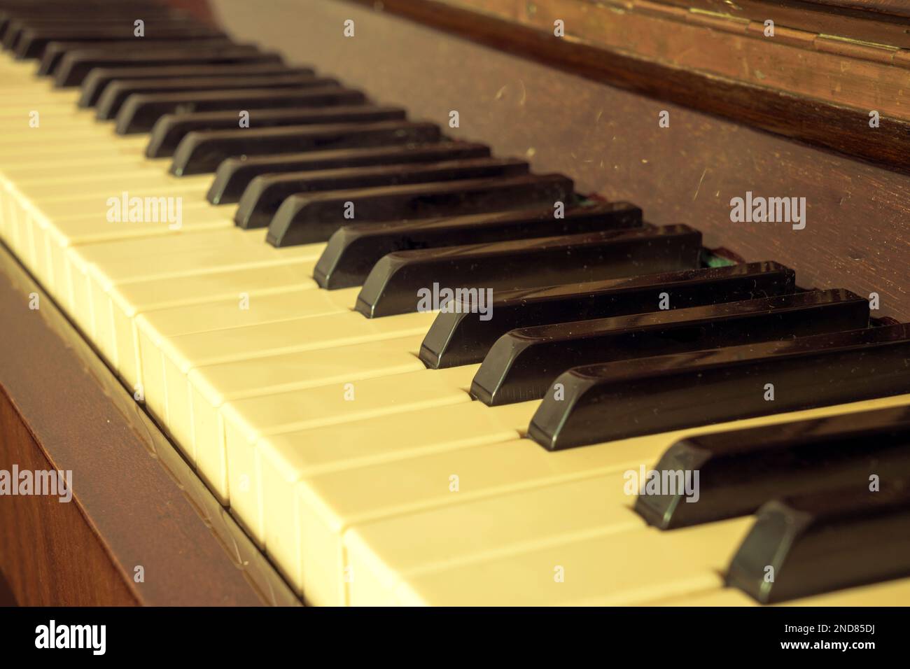keyboard piano, side view of instrument musical tool Stock Photo - Alamy
