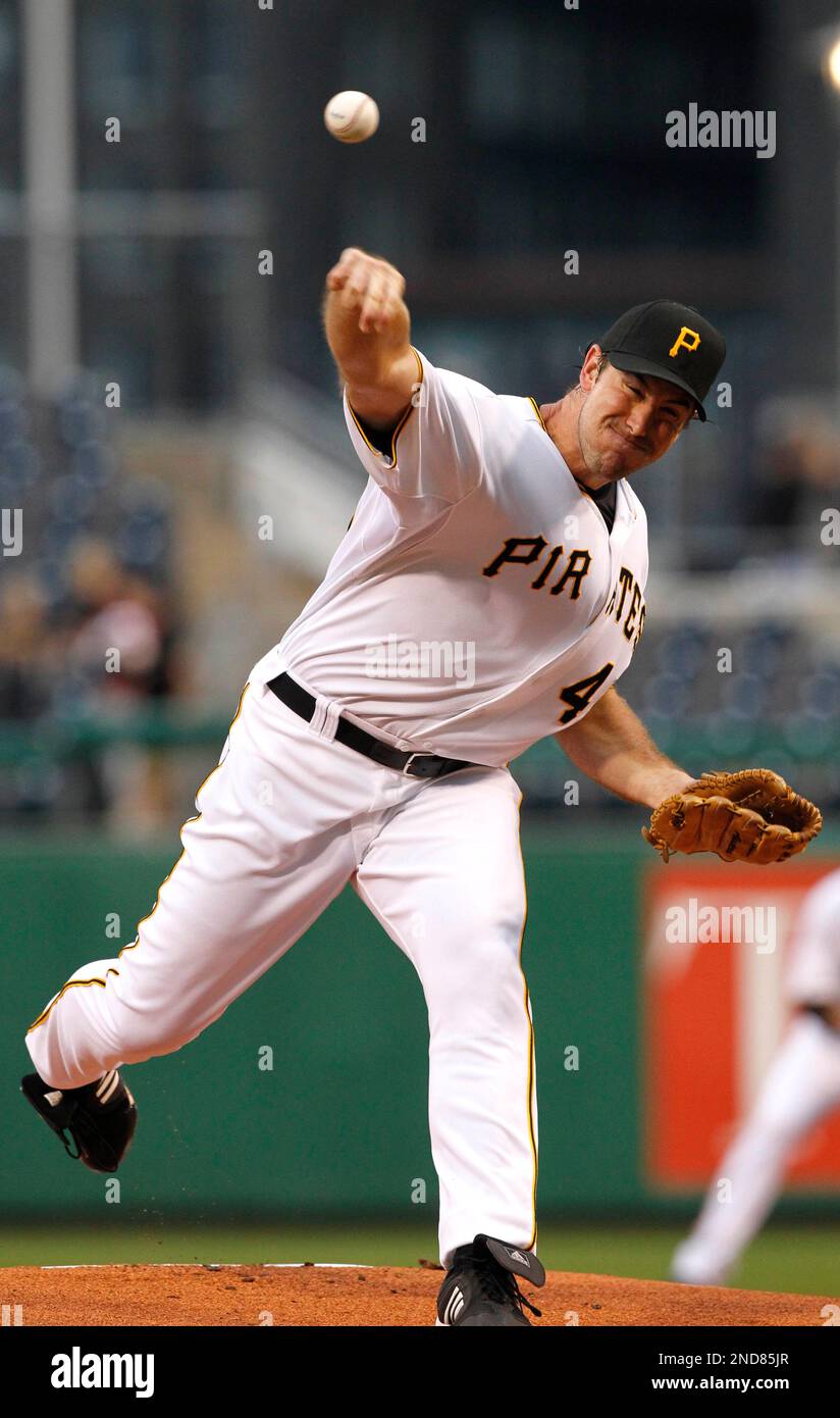 Pittsburgh Pirates starting pitcher Ross Ohlendorf (49) plays in the ...