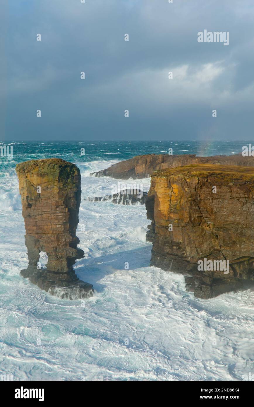 Yesnaby sea stack with stormy seas, Orkney Islands Stock Photo - Alamy