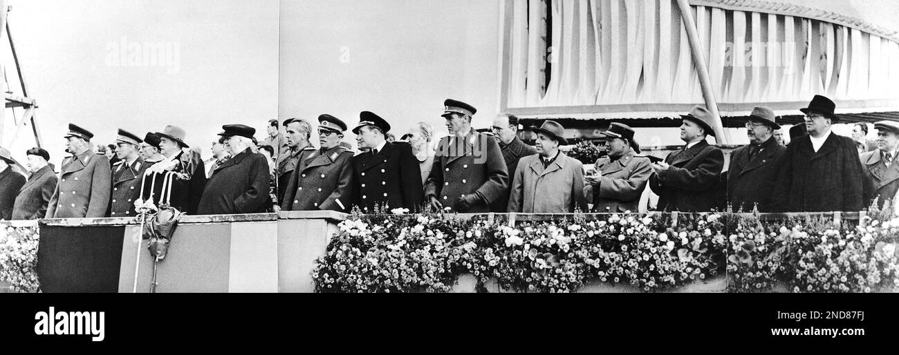 East Germany paraded 6,000 of its “people’s police” soldiers in new ...