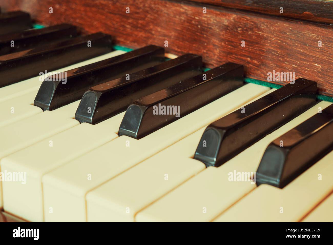 keyboard piano, side view of instrument musical tool Stock Photo - Alamy