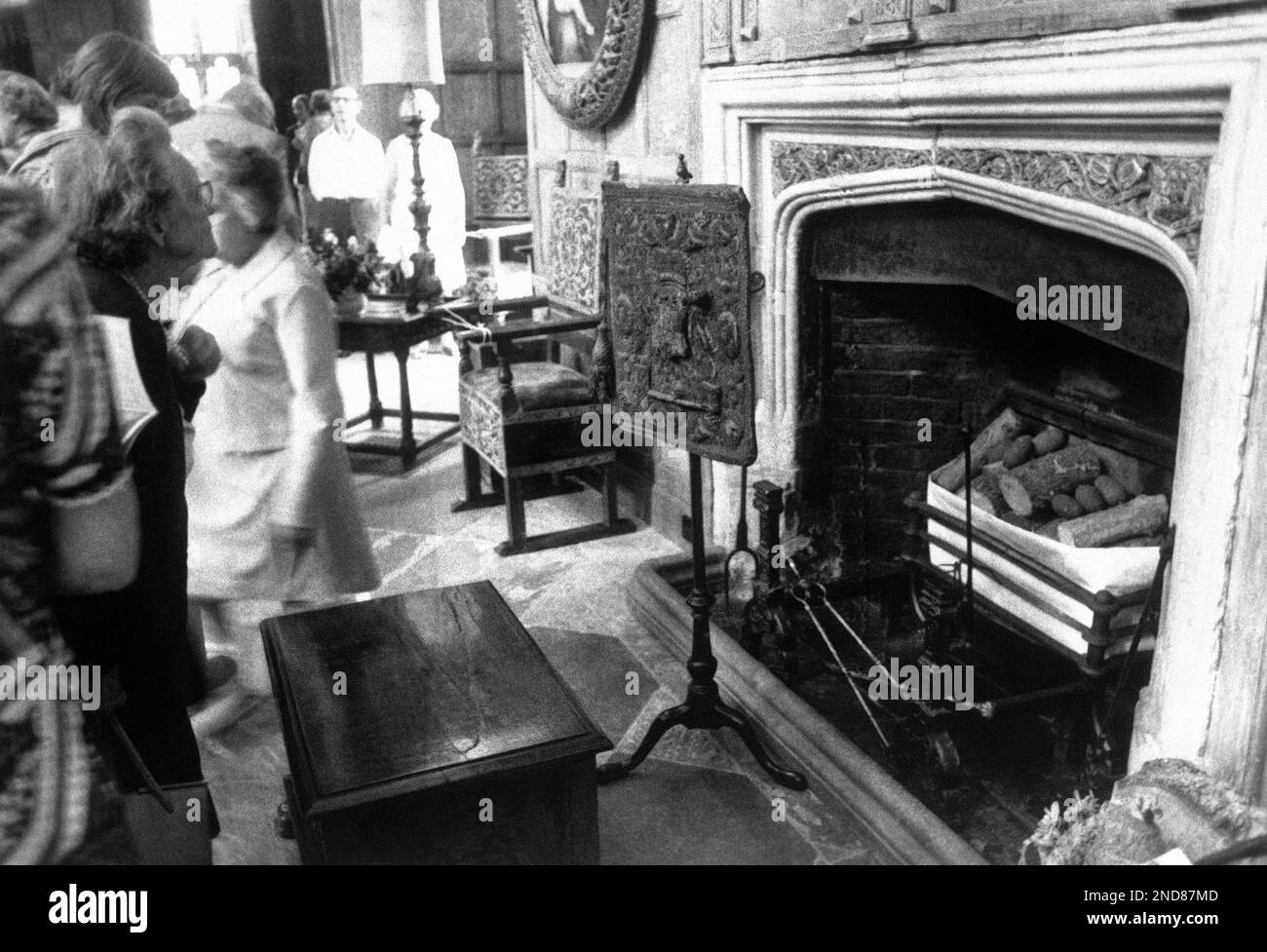 The Alabaster fireplace in the Great Hall of Sutton Place Tudor Manor ...